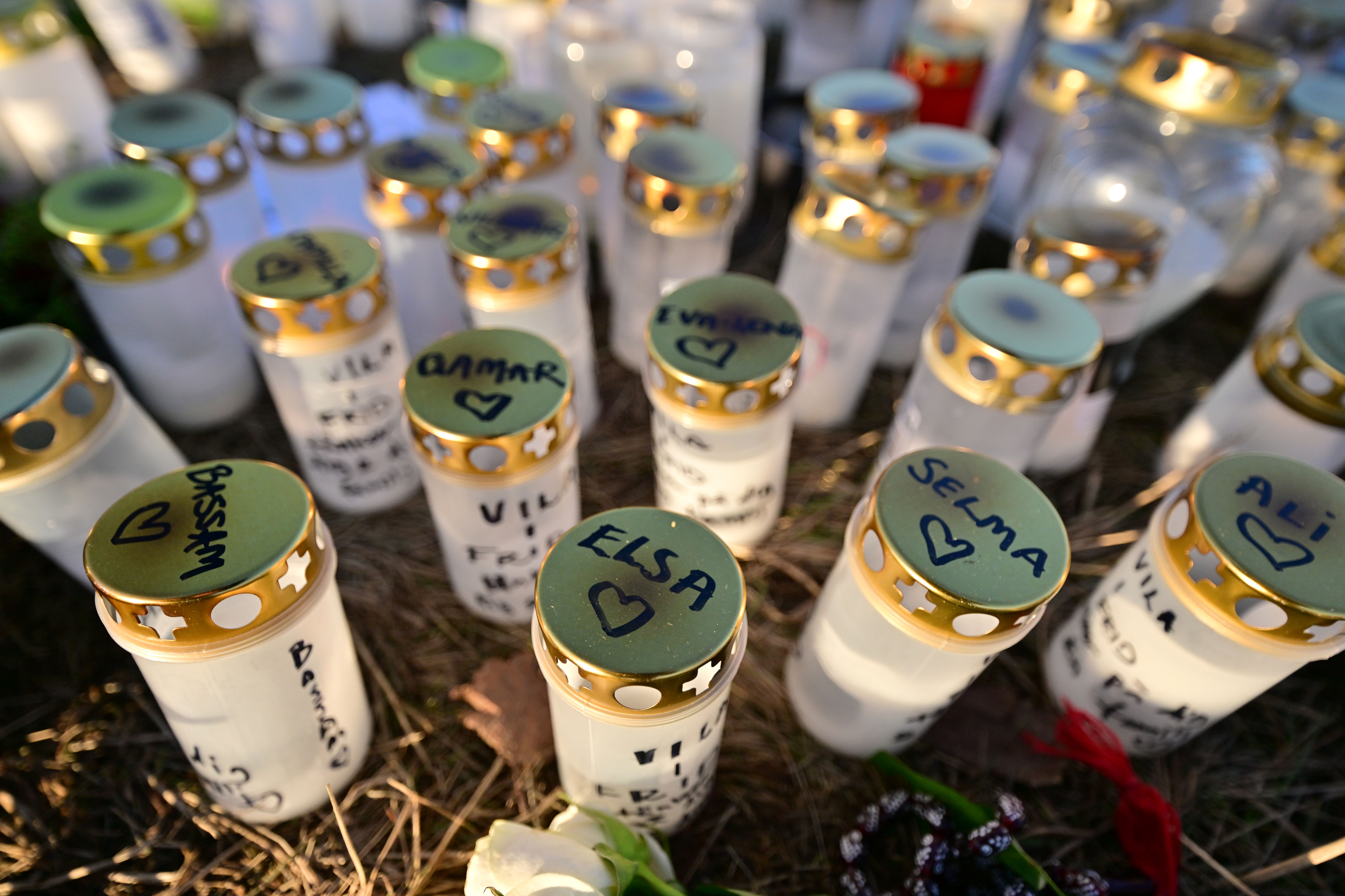 10 000 namn­underskrifter för anhörig till Örebro-offer | Arbetaren